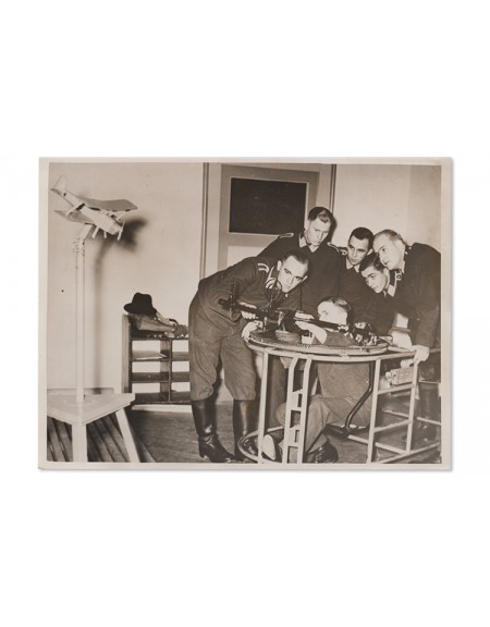 Aircraft gunner training photo